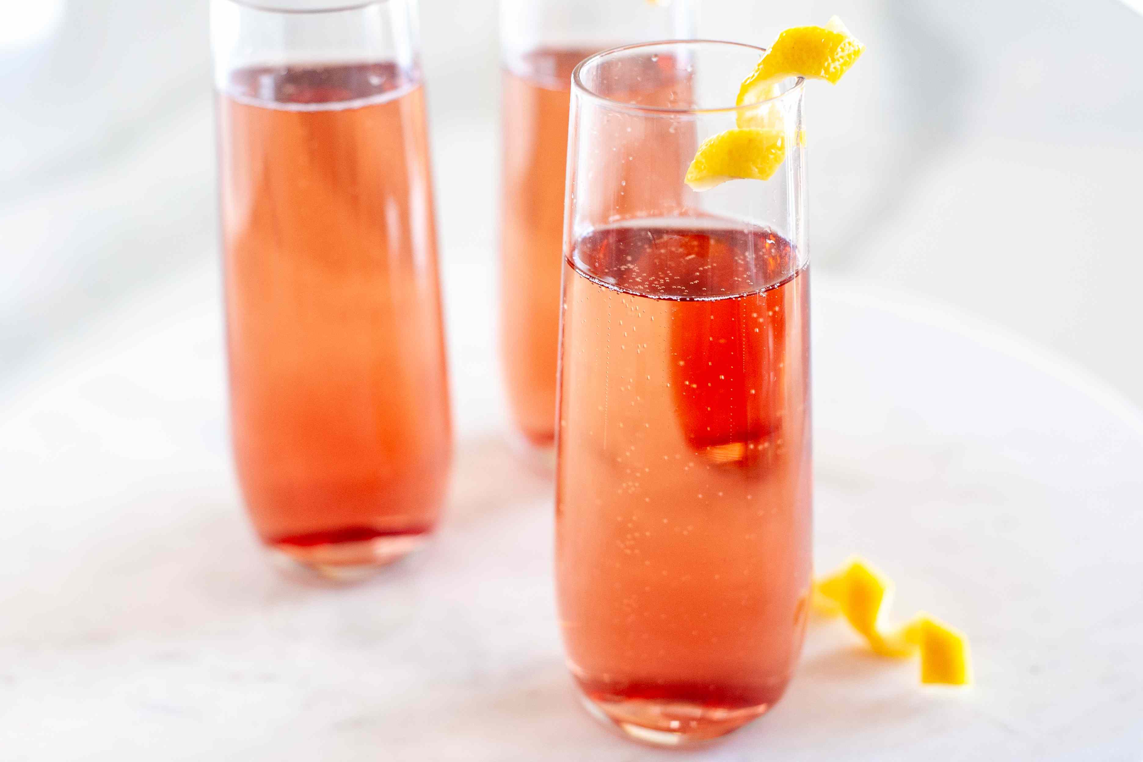 The 2-ingredient cocktail I’m making for New Year’s