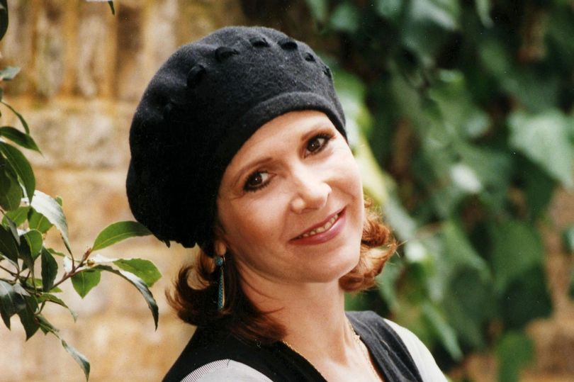 Carrie Fisher's autopsy revealed she had illegal drugs in her system ...