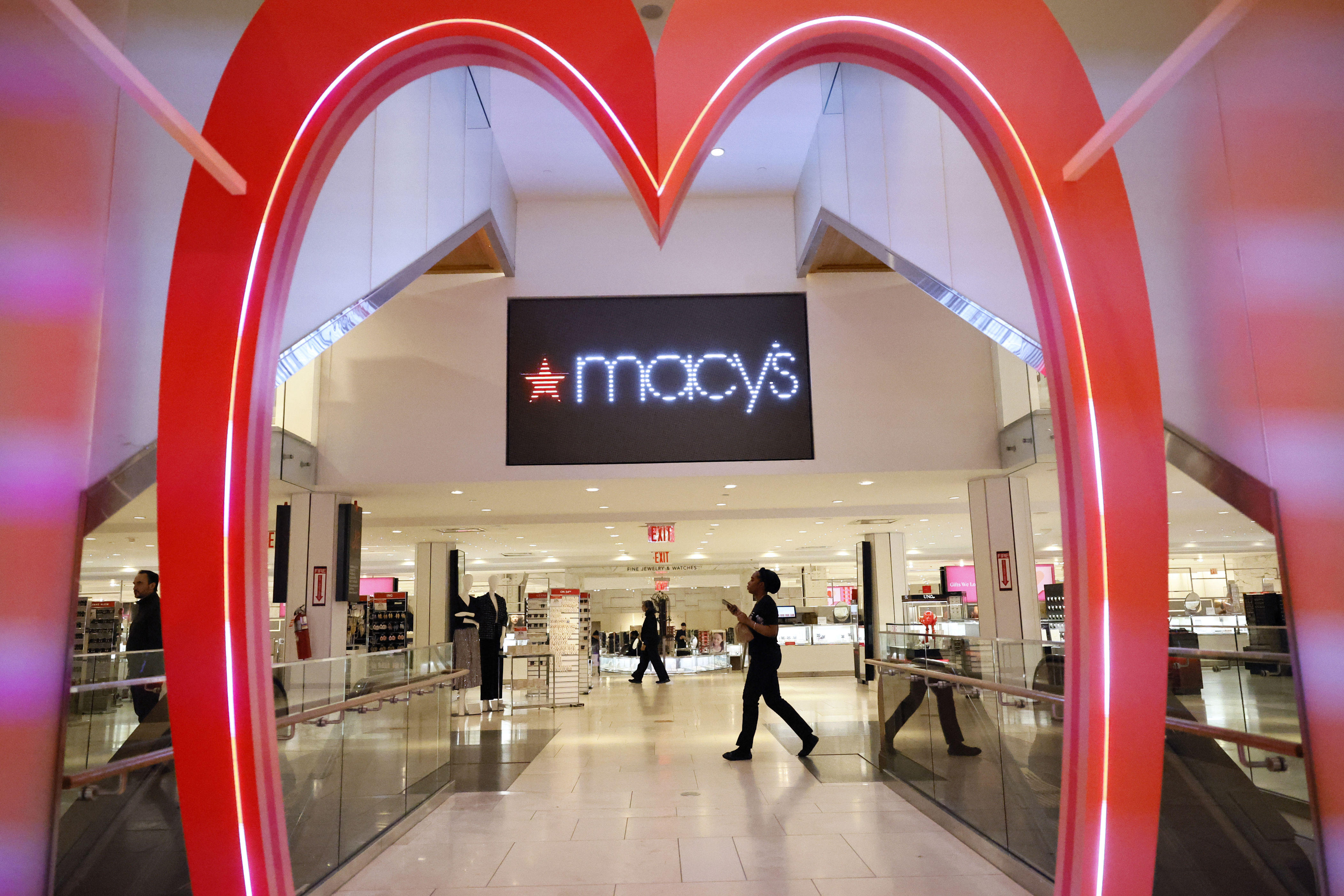 7 best Macy's gifts to give your loved ones for New Year 2026