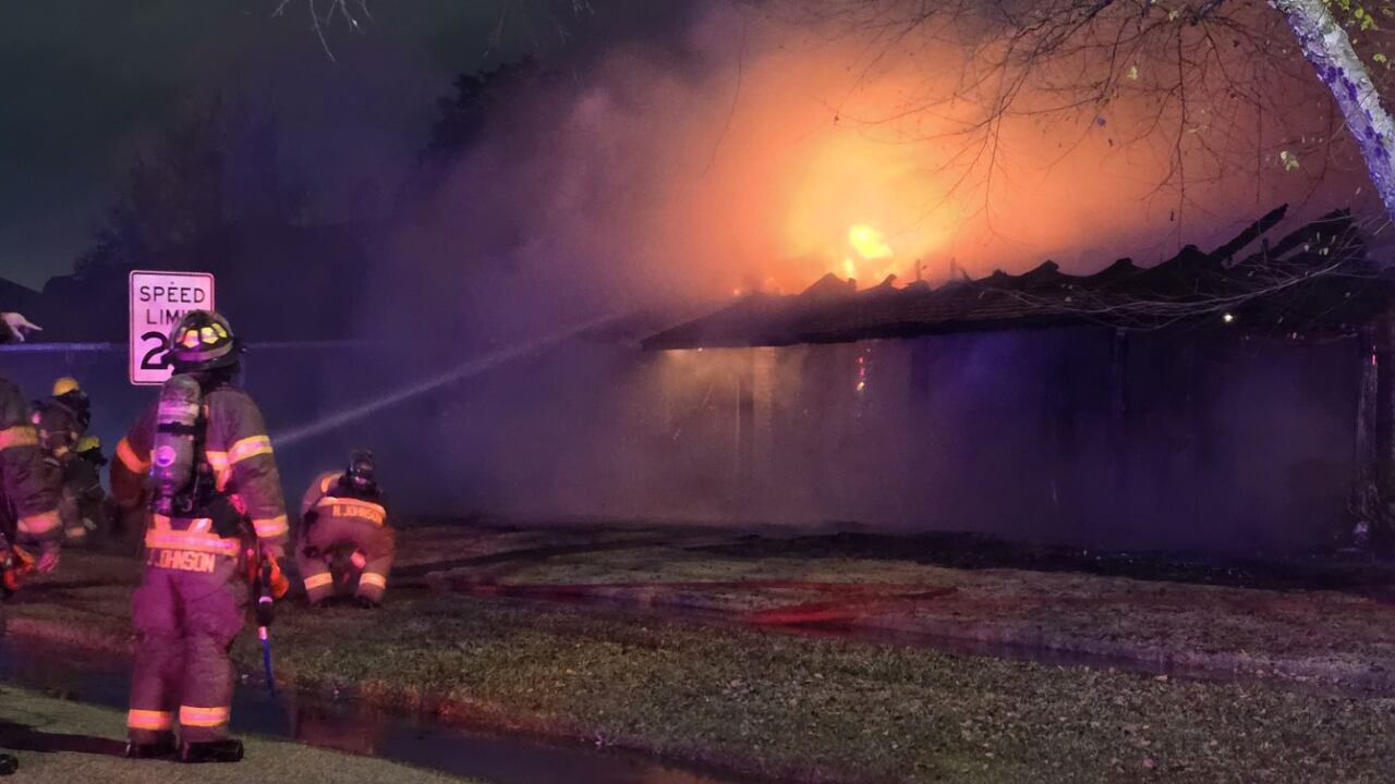 Investigators working to determine cause of early morning house fire in ...