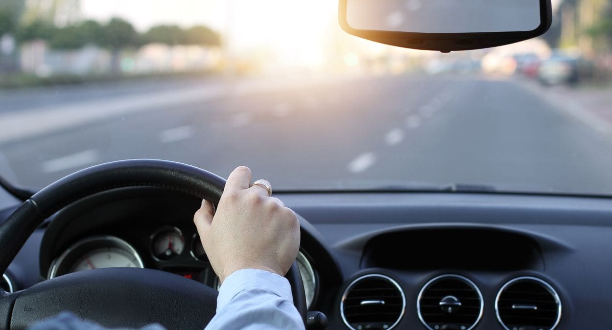 La multa que puede caerte por usar el claxon del coche sin justificación