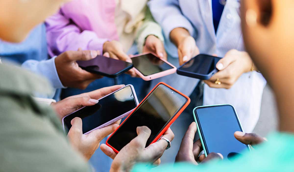 Irish social media users will have to download state-run app in plans ...