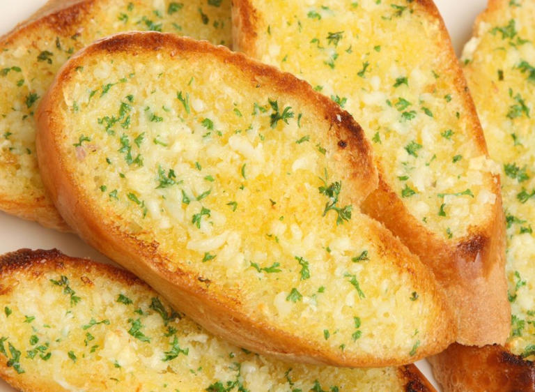 6 best frozen garlic bread brands shoppers say taste bakery-fresh