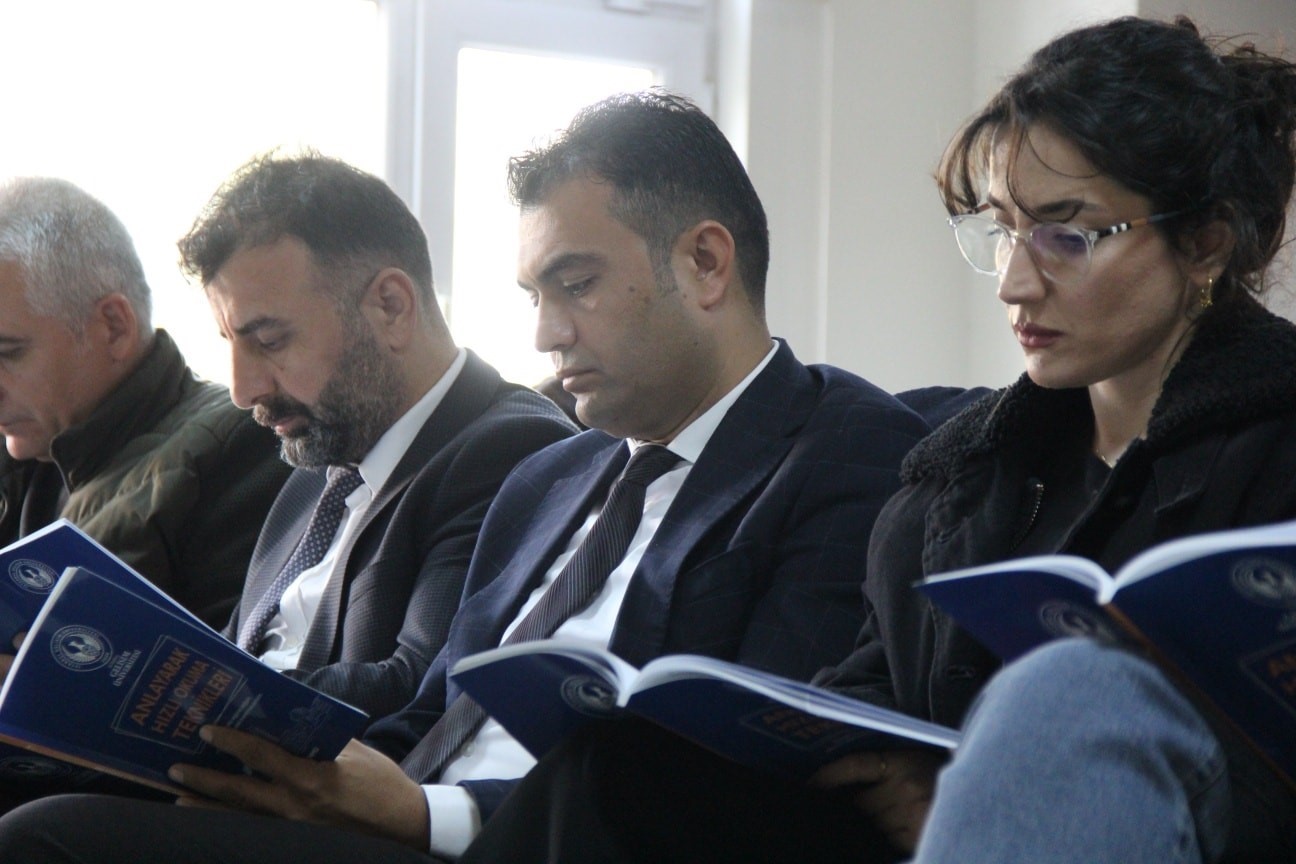 Cizre’de öğretmenlere "anlayarak hızlı okuma" eğitimi