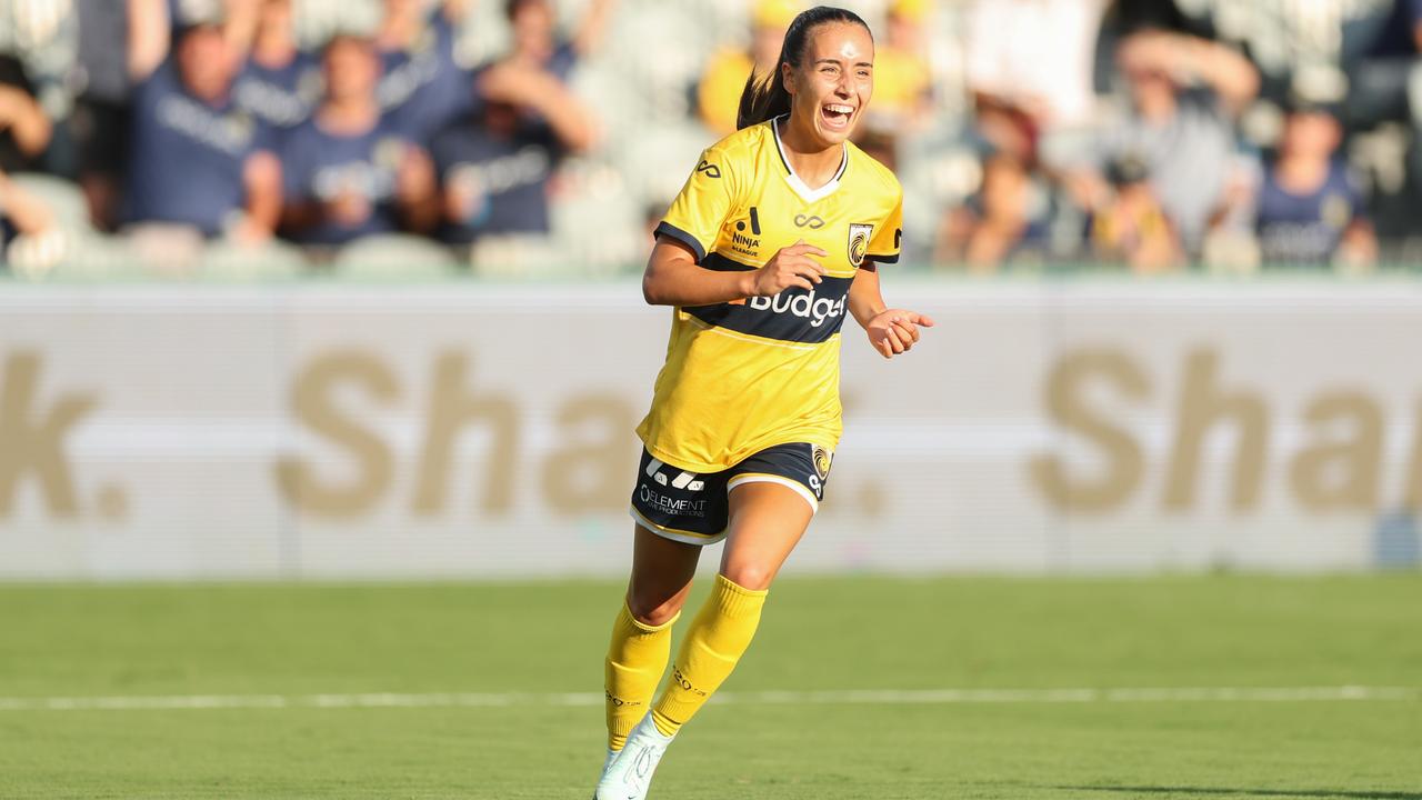 Victory score three injury-time goals in A-League epic