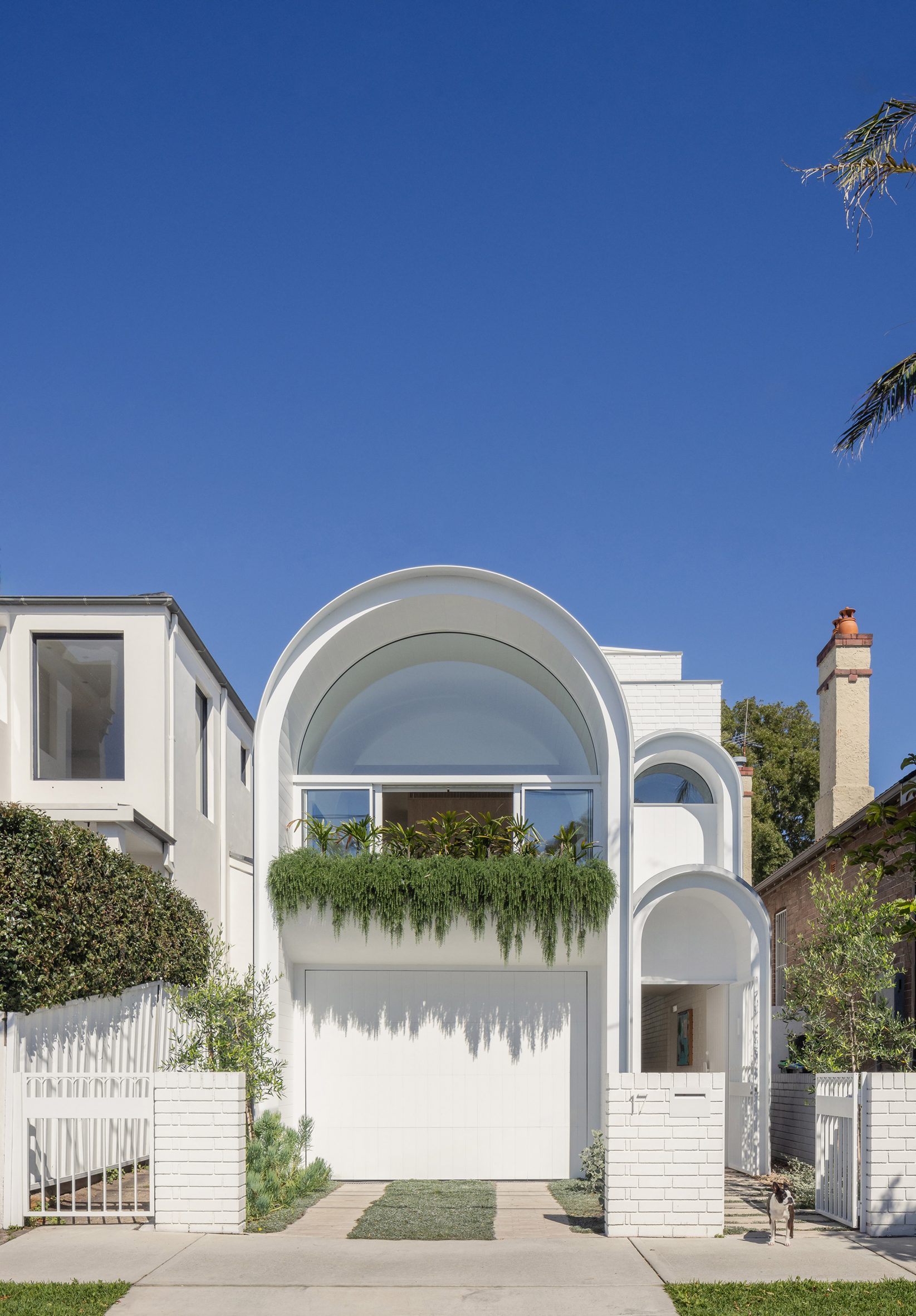 Moon House in Sydney takes design cues from neighbouring period properties