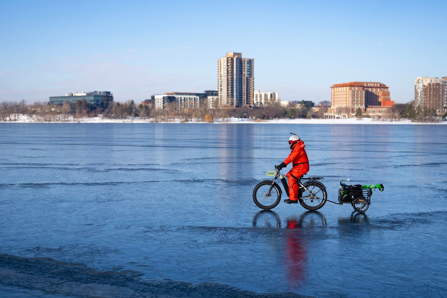 This all-seasons biker tracks Minneapolis Chain of Lakes’ ice depths ...