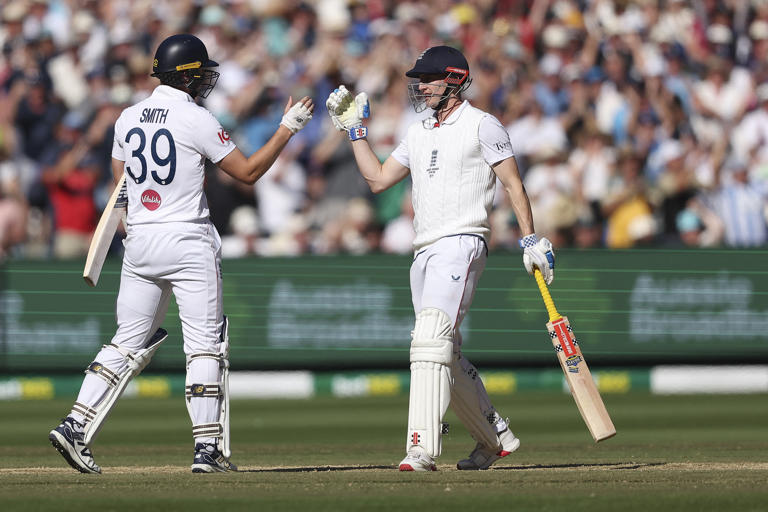 England win chaotic fourth Ashes test against Australia in Melbourne