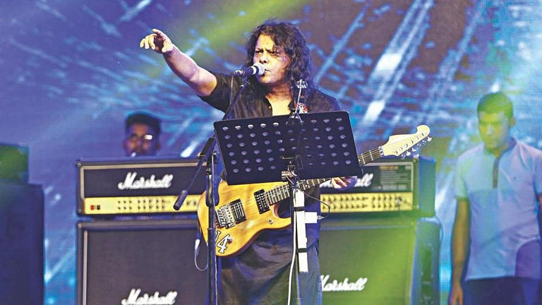 Bangladeshi singer James’ Faridpur concert halted after mob assault