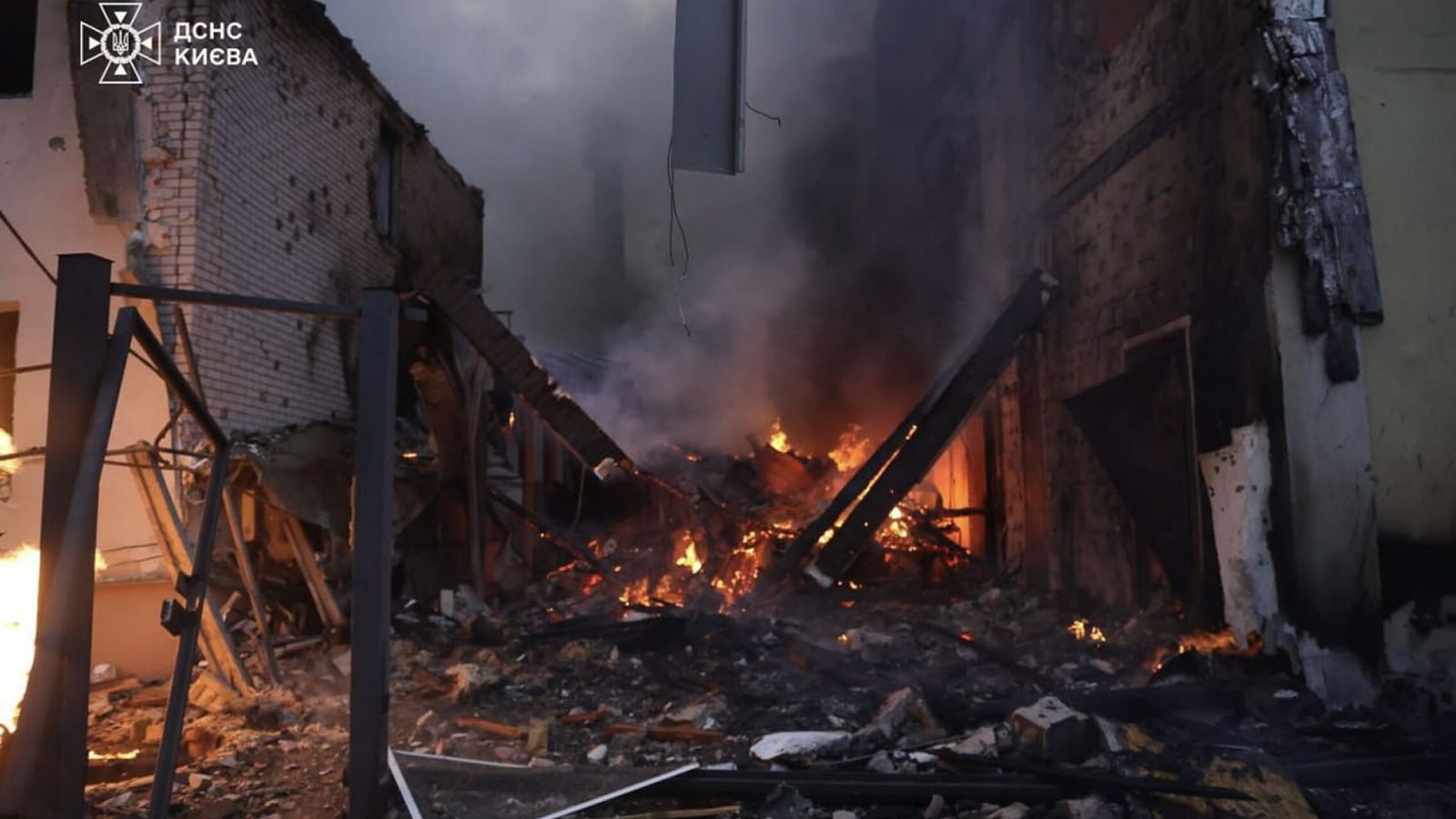 Duros ataques rusos en Ucrania antes del esperado encuentro entre Trump ...