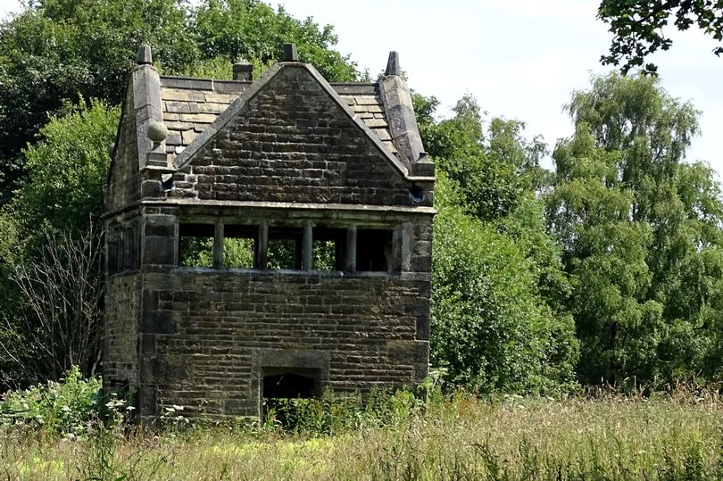 The fight to save a 400-year-old summerhouse once used to watch fox hunting