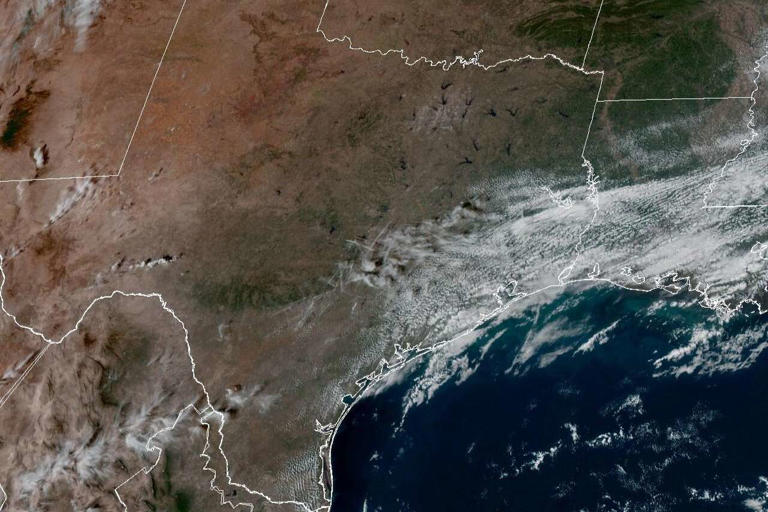 30-degree drop in 24 hours: What Houston can expect with cold front ...