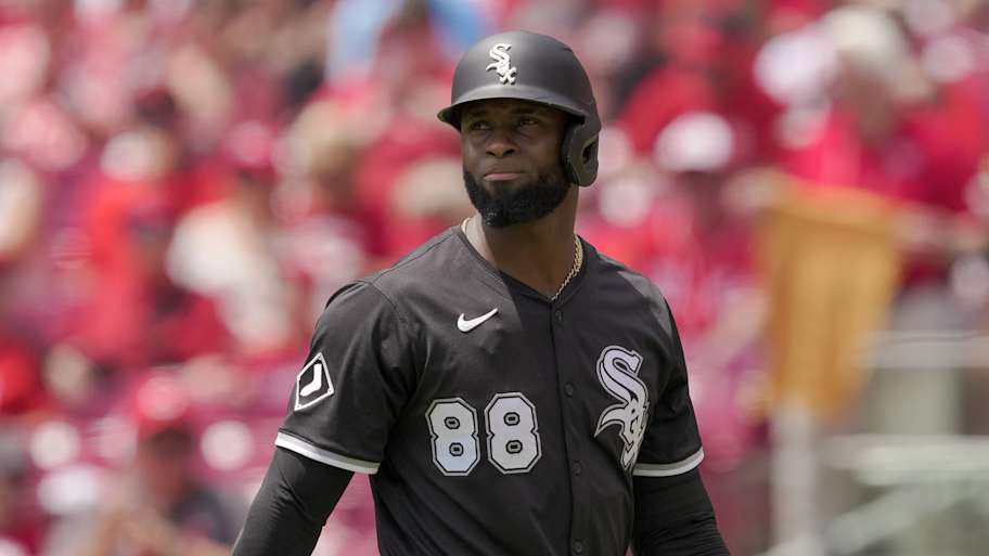 Reds should pivot from Luis Robert Jr. to a bat that already thrived in ...