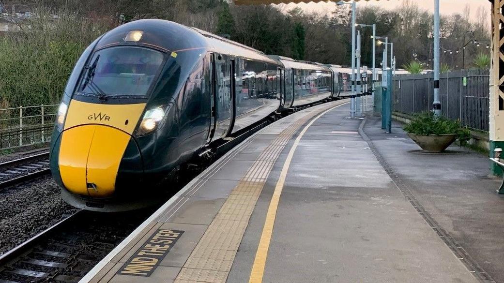 Signalling issues impact South West train services