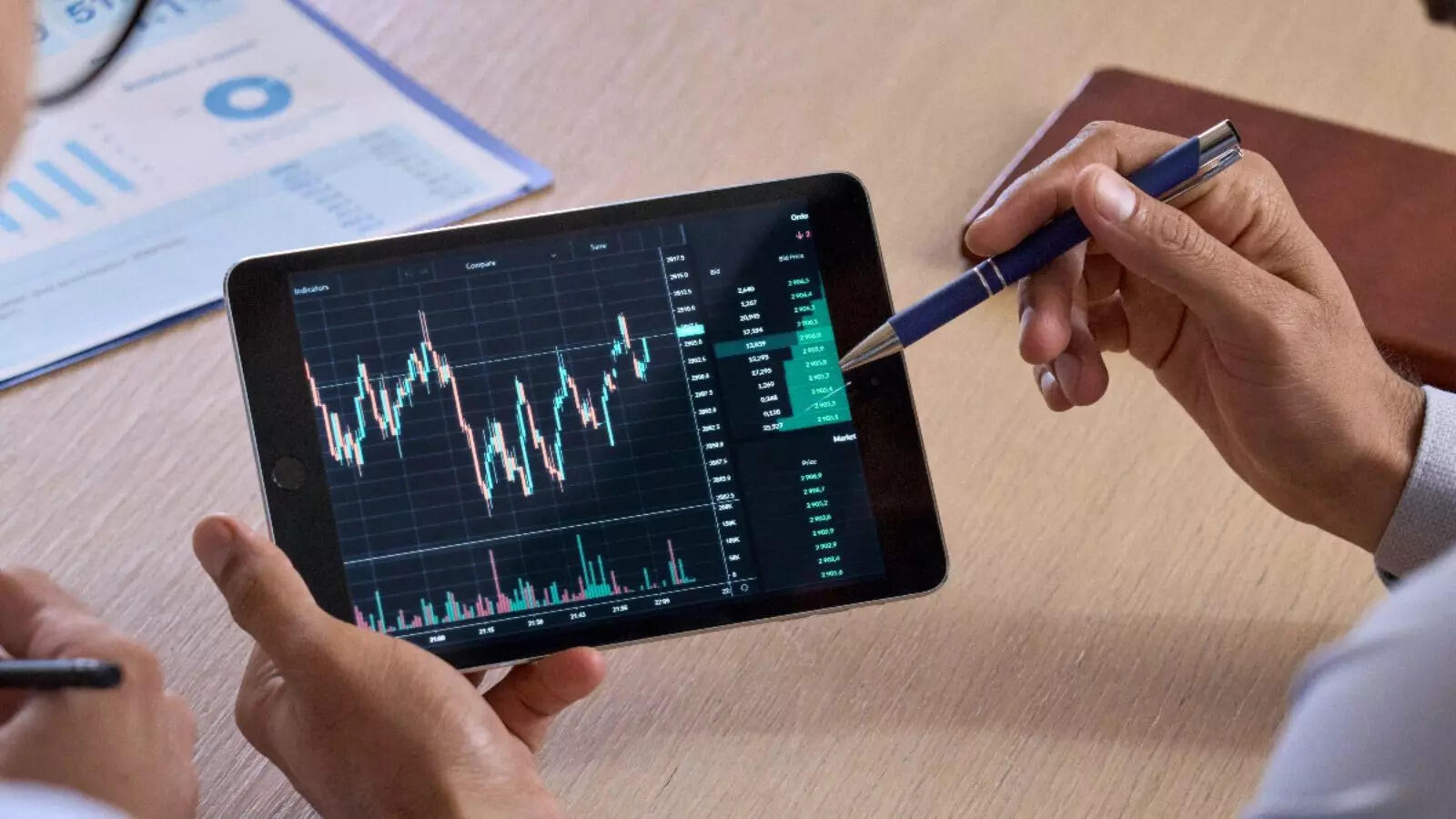 MCX among 3 stocks to go ex-date for bonus issue, stock split next week ...
