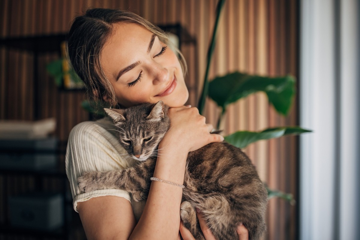 7 sweet signs you’re a good cat parent, according to a vet