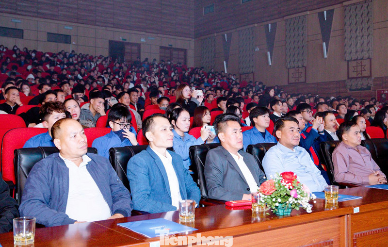 Sinh viên Sơn La và các tỉnh Bắc Lào toạ đàm, hòa ca vun đắp tình hữu nghị