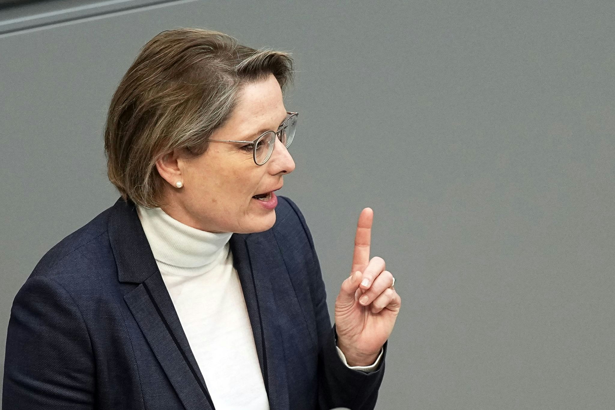 Digitaler Raum: Justizministerin Hubig gegen Klarnamenpflicht im Internet