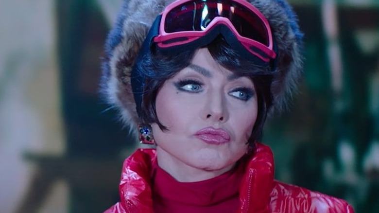 Kelly Ripa's transformation into Lady Gaga's House of Gucci character ...