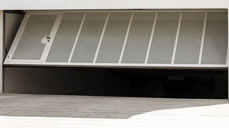 How to manually open a garage door when there's no power