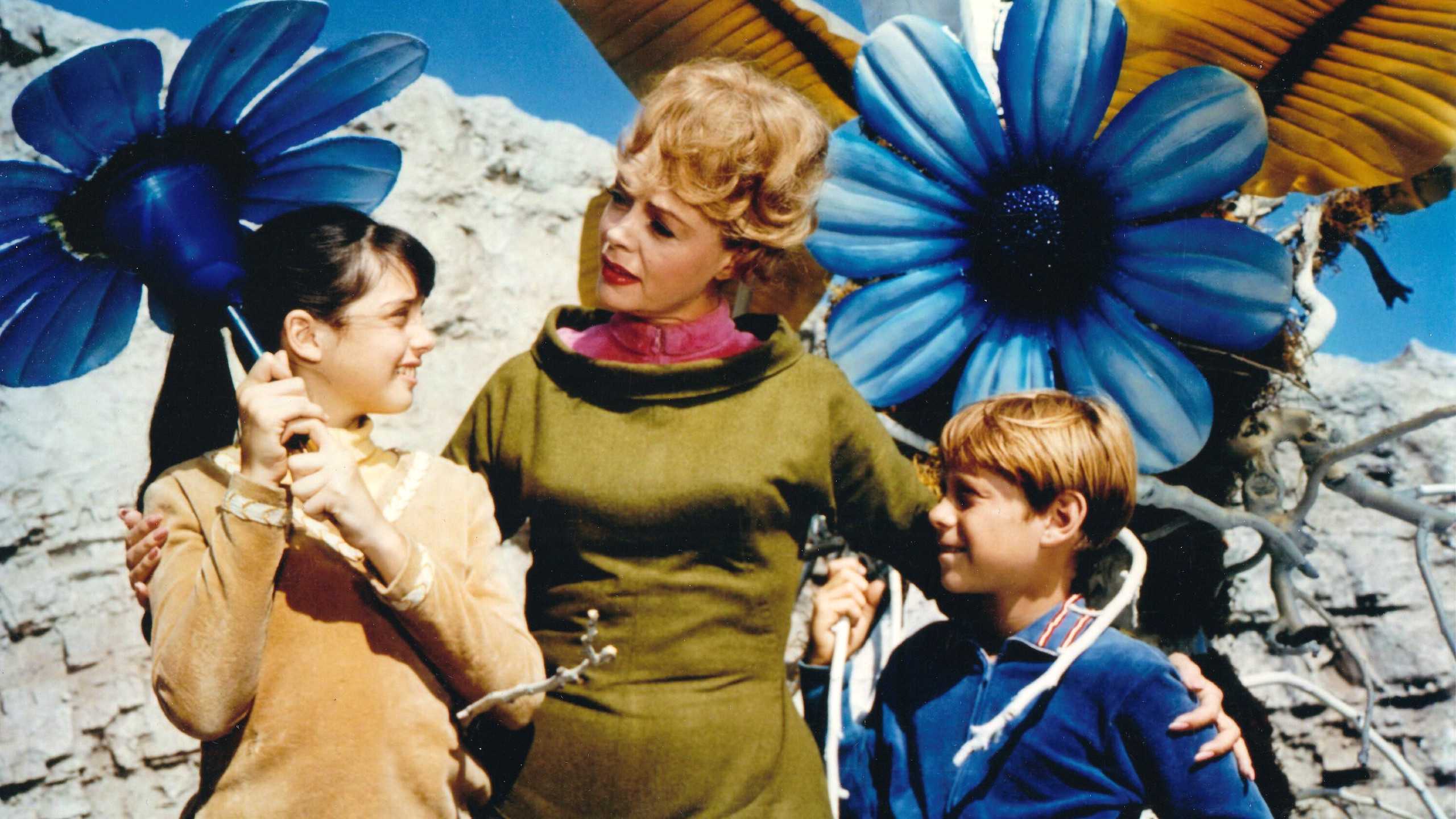 Netflix's Lost in Space: A 3-season sci-fi gem based on cult classic show