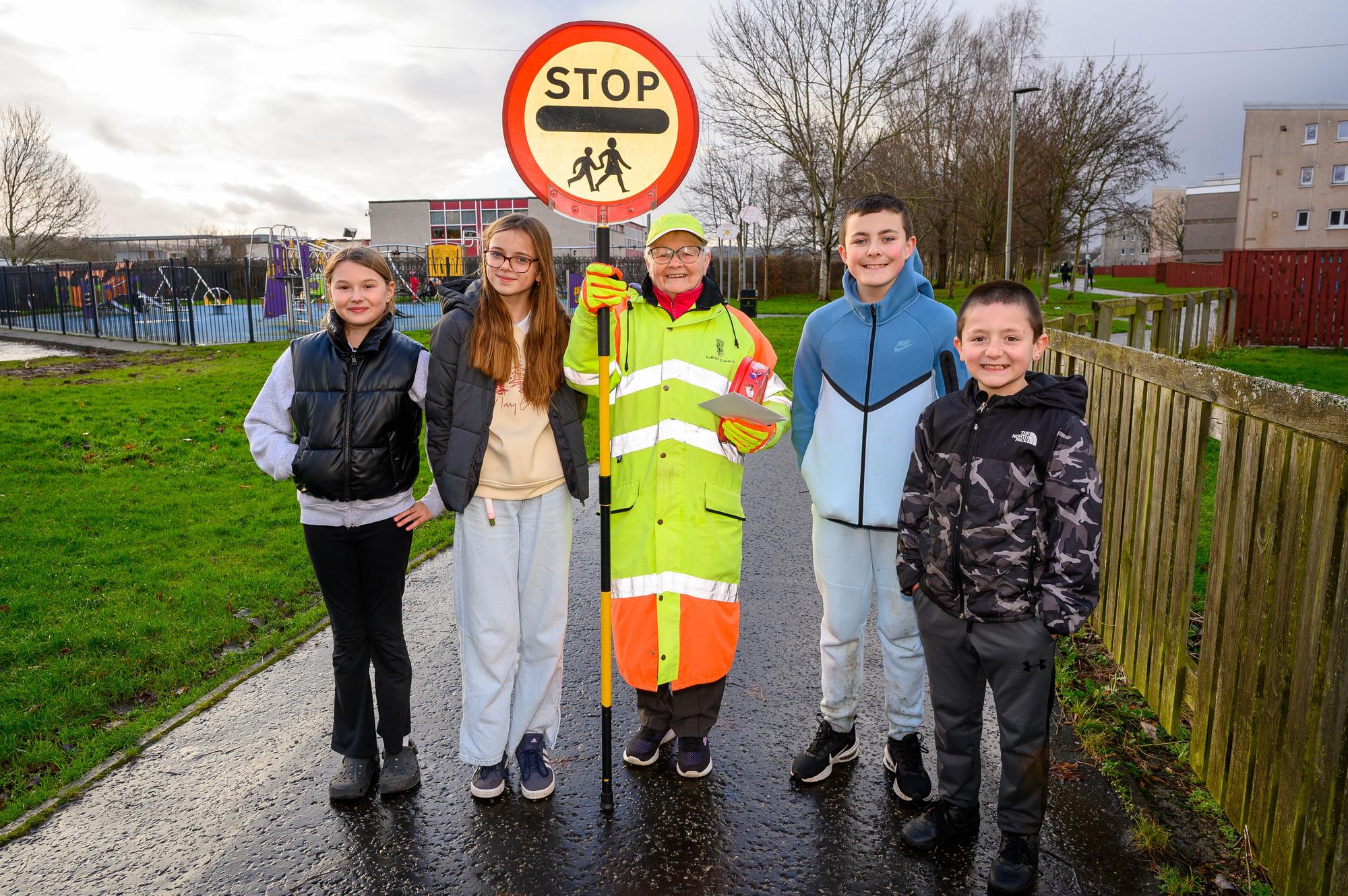 Janet, 80, hangs up her lollipop after 30 years at Grangemouth primary ...