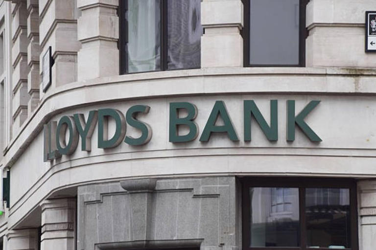 Lloyds Bank issues major announcement with 3,500 people set to benefit