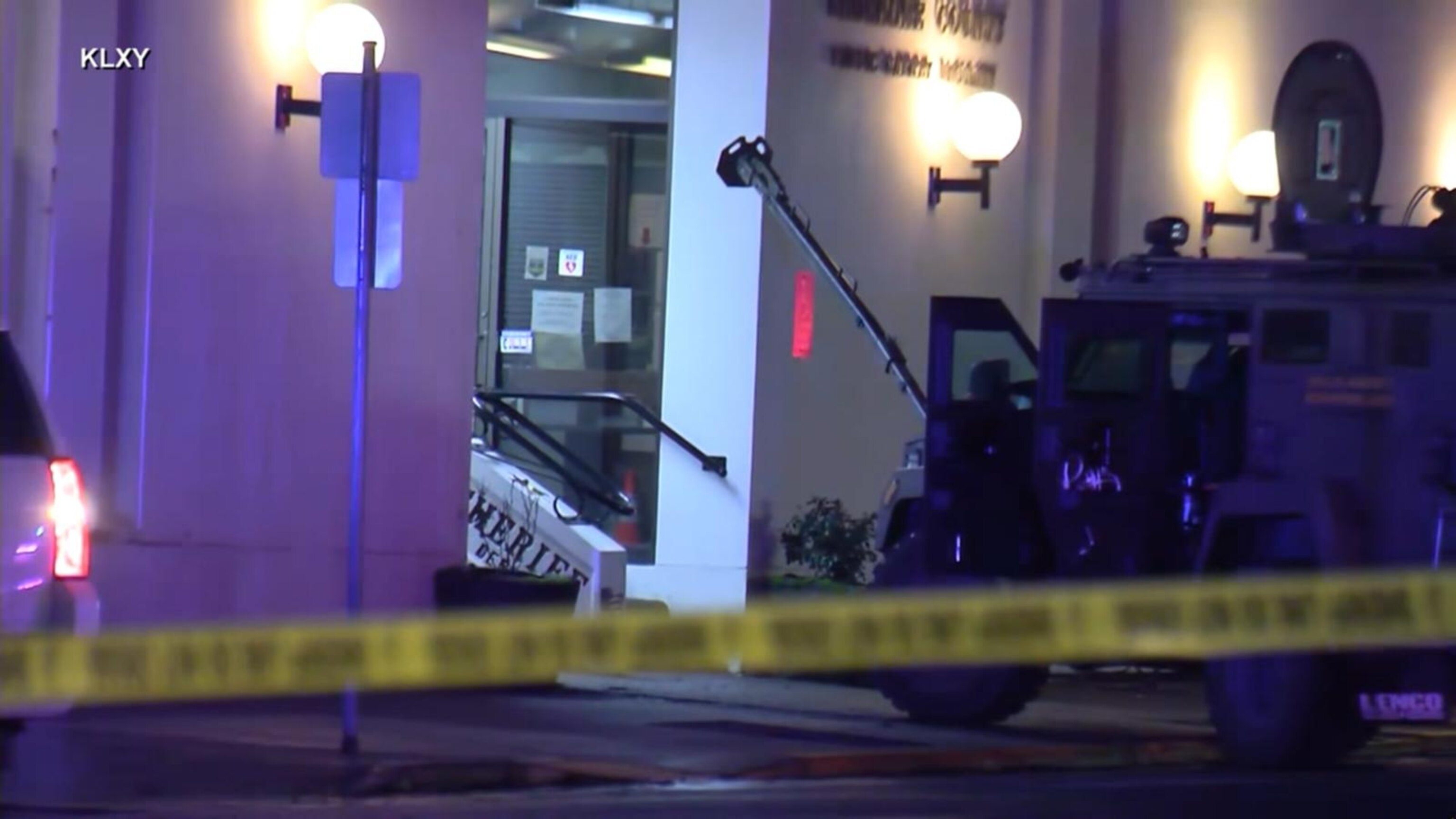 Gunman opens fire inside Idaho sheriff’s office