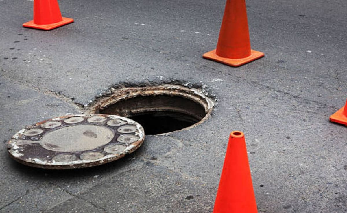 Out for family dinner, man, 40, dies after falling into manhole in Gujarat