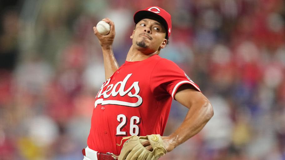 Reds news: Chase Burns hype, Phillies ink ex-catcher, teenage pitcher ...