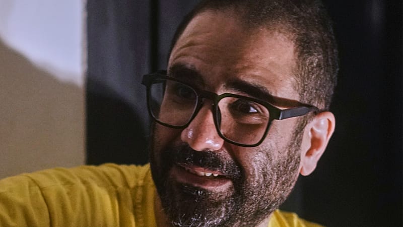 Egyptian dissident Alaa Abd el-Fattah arrives in London after travel ...