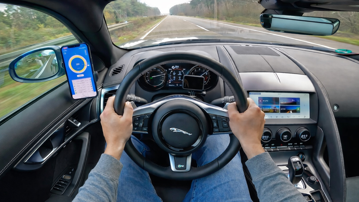 What a 550HP Jaguar F-Type sounds like at full throttle