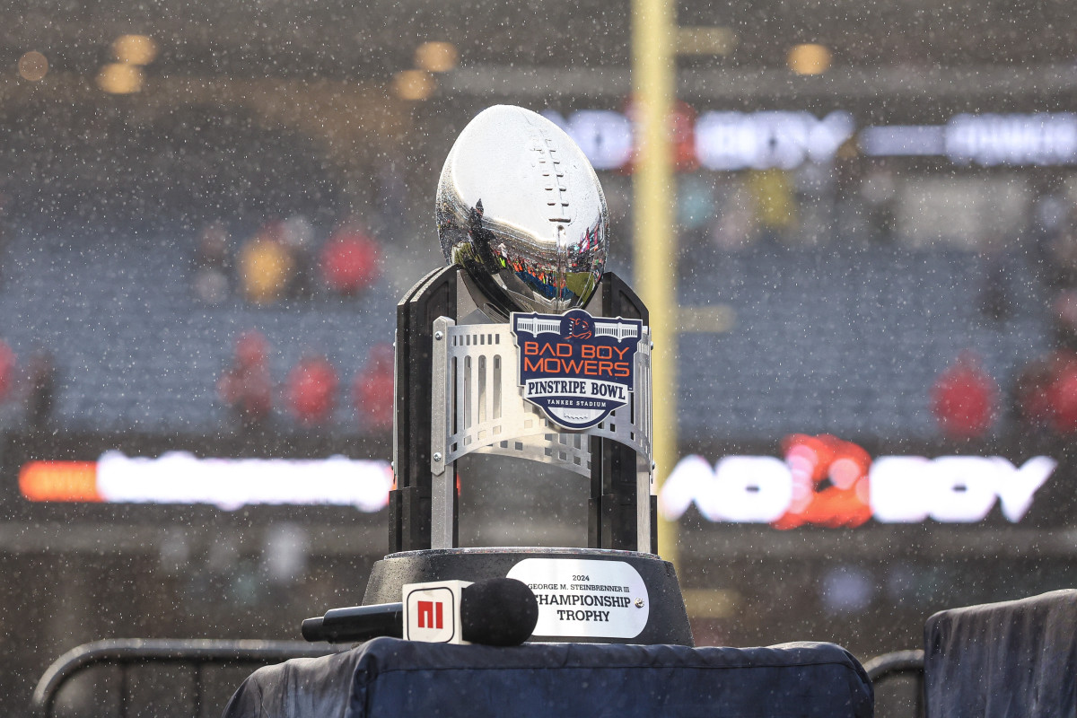 There’s a whopping 8 college football bowl games Saturday. Here’s the ...