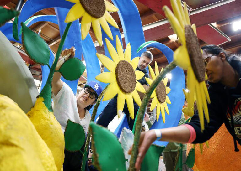 Photos: An army of volunteers getting floats prepared for the 137th ...