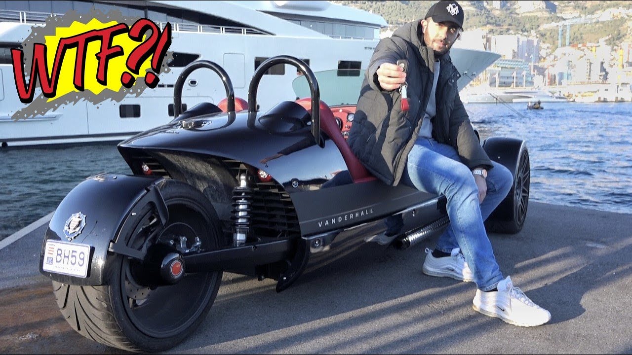 Un inconnu me prête sa voiture à 3 roues! 😳