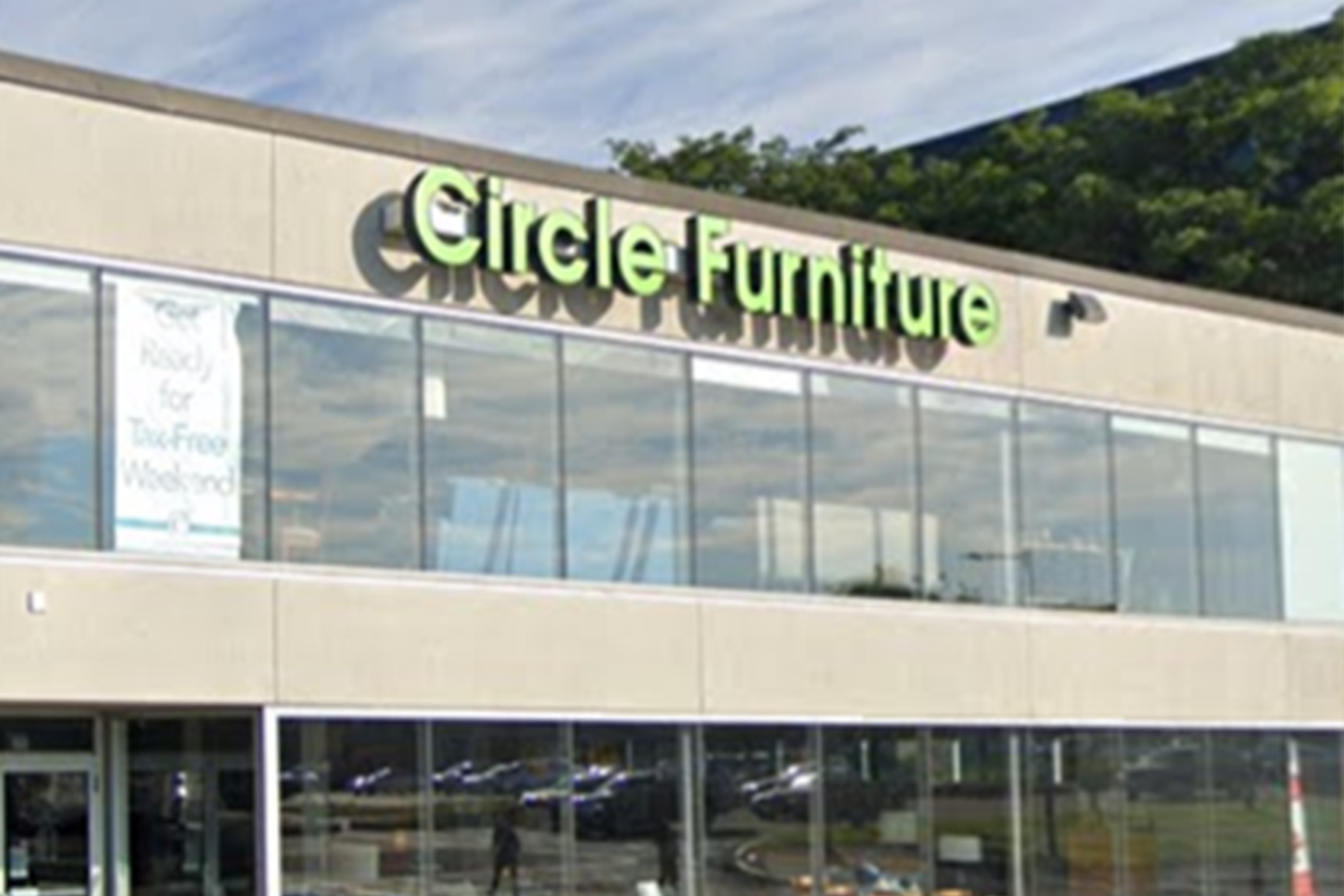 Circle Furniture stores close suddenly