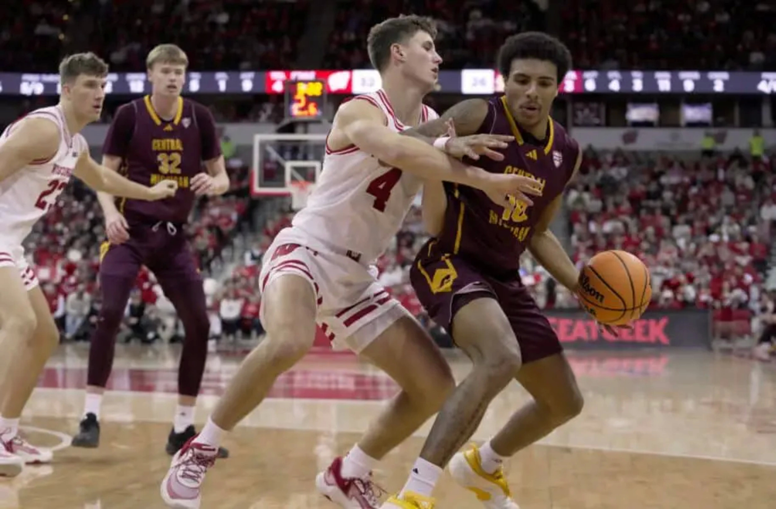 Badgers’ freshman guard excites during first regular season action ...