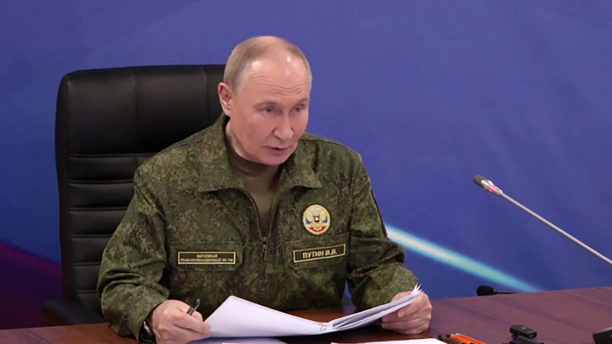 Kurz vor Selenski-Trump-Gipfel: Putins droht in Uniform – «Dann lösen ...
