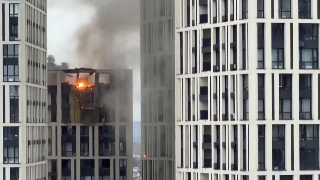 Video appears to show drone hitting building in Kviv