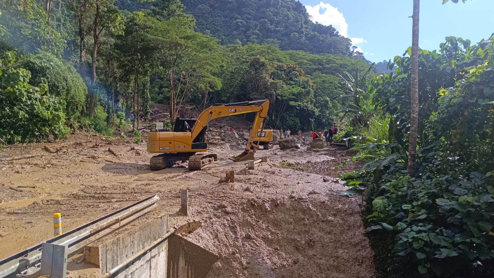 Emergencia por derrumbes mantiene cerrada la vía Medellín-Urabá: revise ...