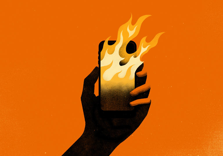 NY Governor Hochul signs bill requiring warning labels on 'addictive ...