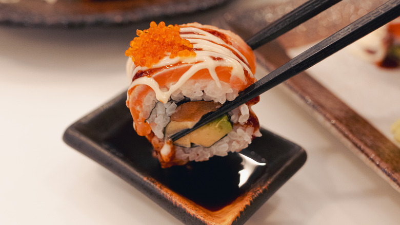 American tourists look silly breaking this unspoken rule of chopstick ...