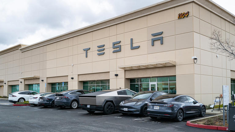 California demands Tesla stop calling its cars 'self-driving'