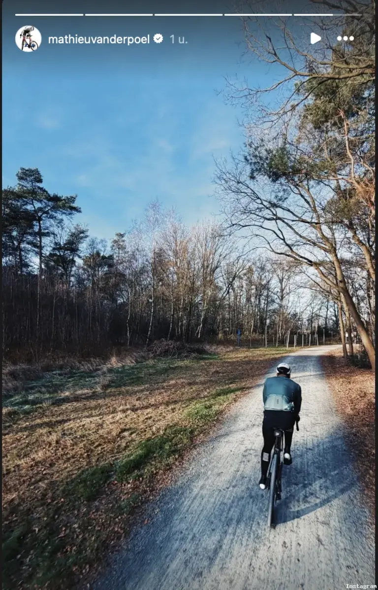 📷 Geen cross, maar Van Aert en Van der Poel trotseren wel de kou