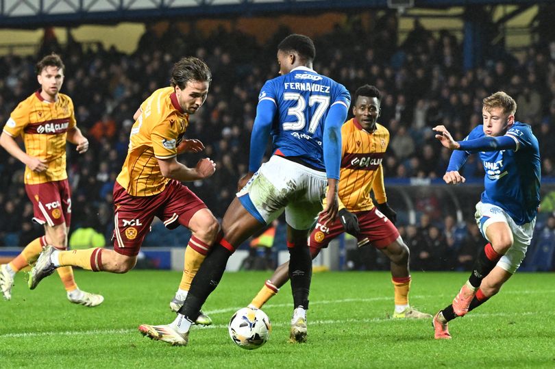 'Unacceptable' Rangers penalty snub sends Motherwell manager apoplectic ...