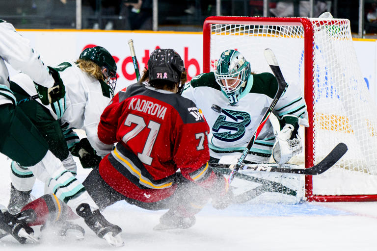 Jenner nets shootout winner as Charge defeat PWHL-leading Fleet 3-2