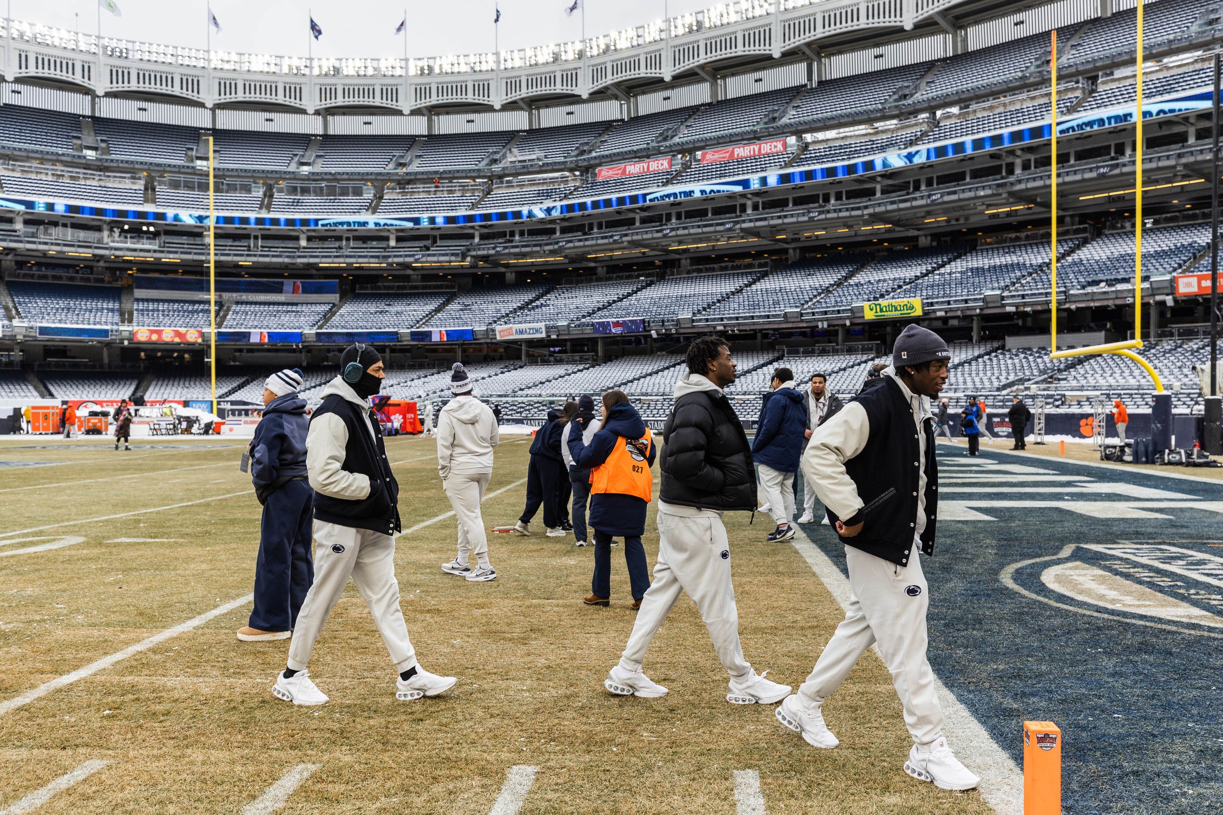 Penn State extends Pinstripe Bowl lead over Clemson in 4th quarter ...