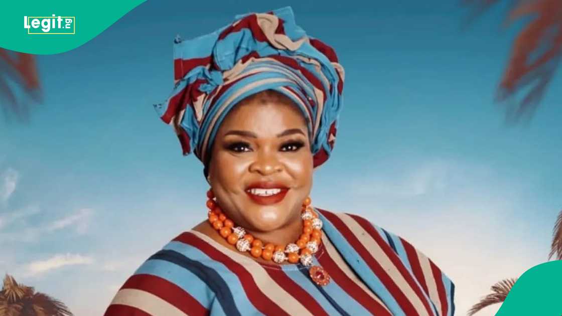 Video: Allwell Ademola's quite graveside leaves netizens reflecting ...