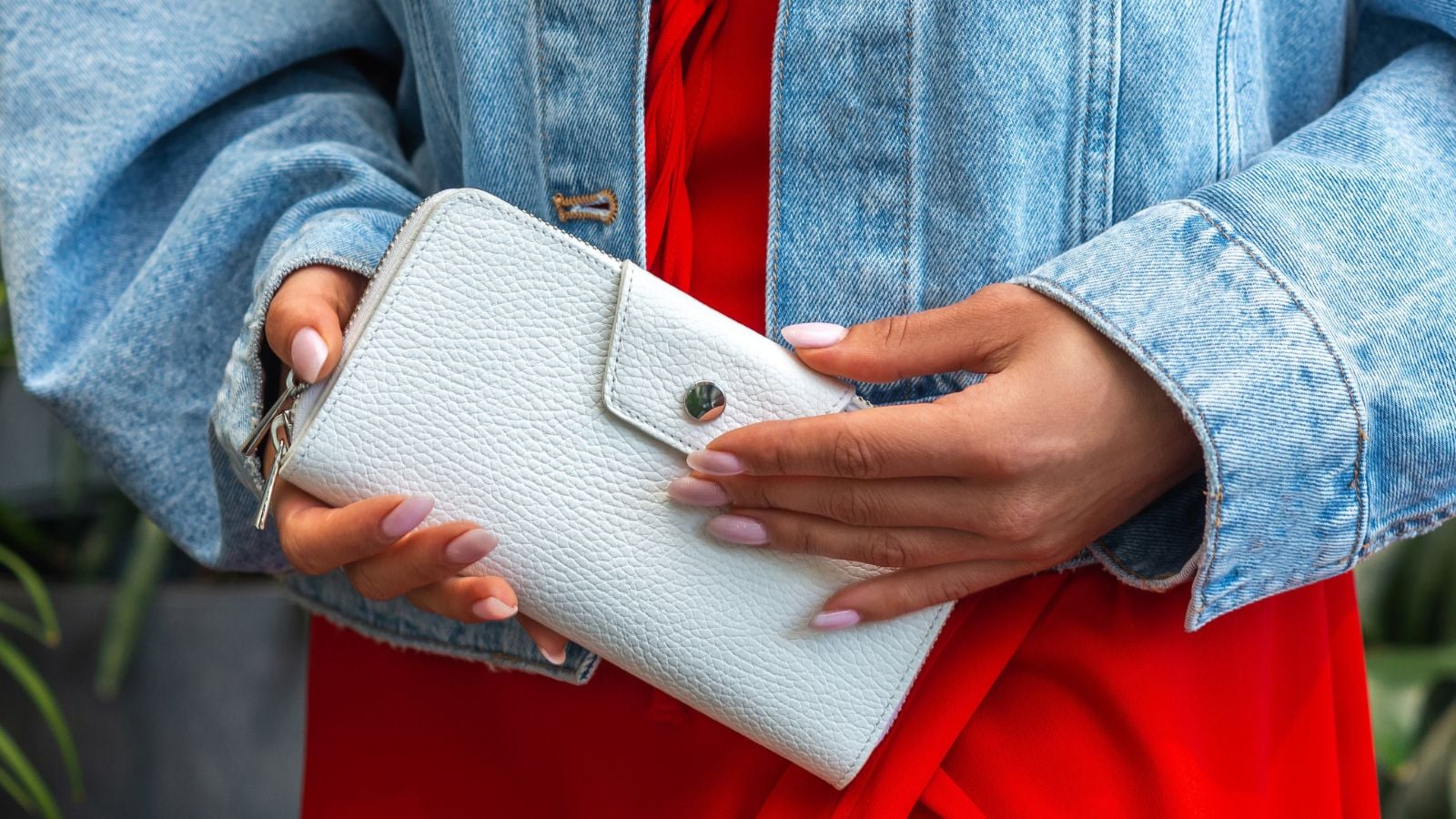 Adieu les ongles rouges : voici les 3 nouvelles manucures stars que ...