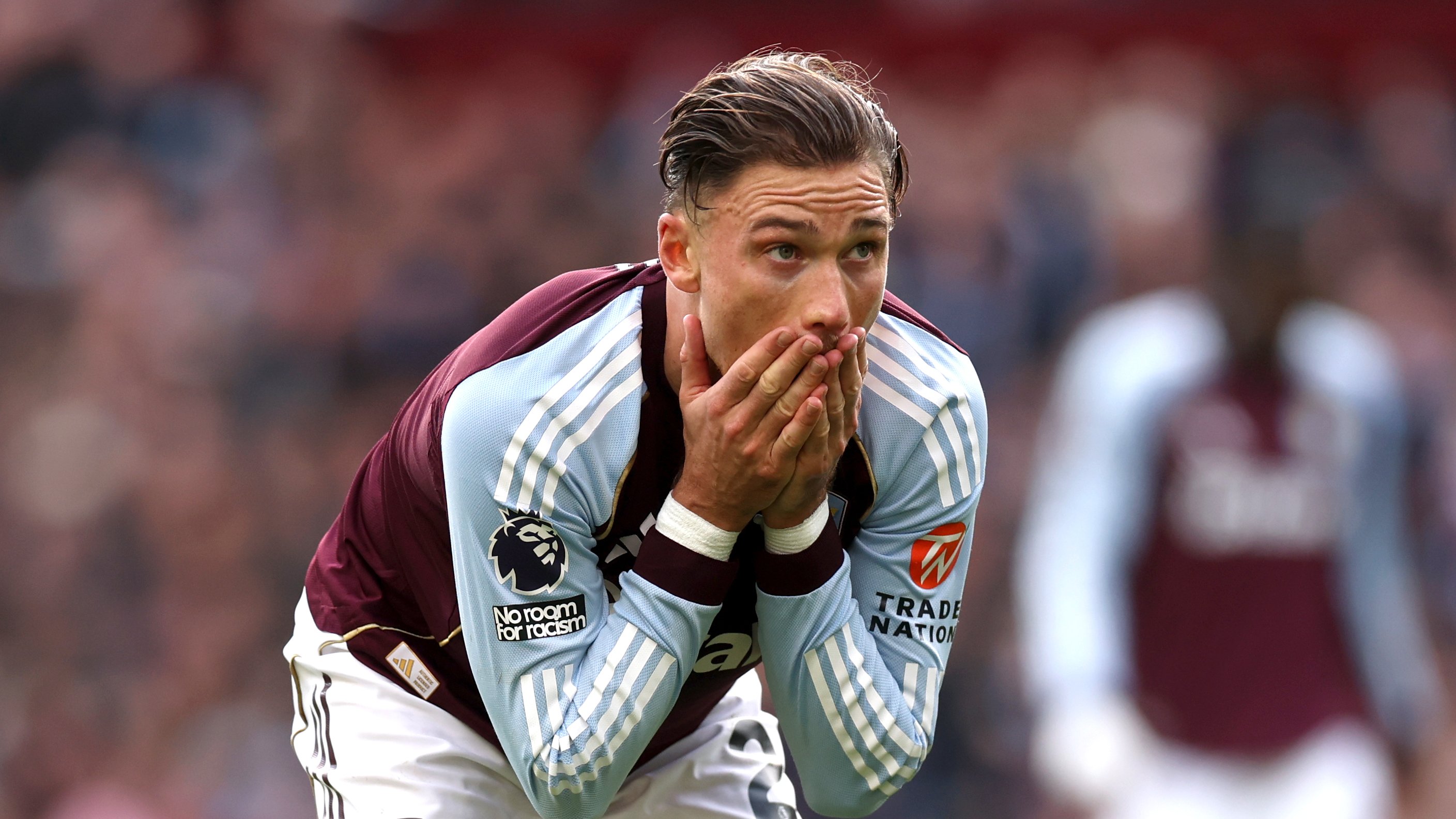 Matty Cash świętuje, zwrot w hicie! 11. wygrana z rzędu, ale Polak może ...